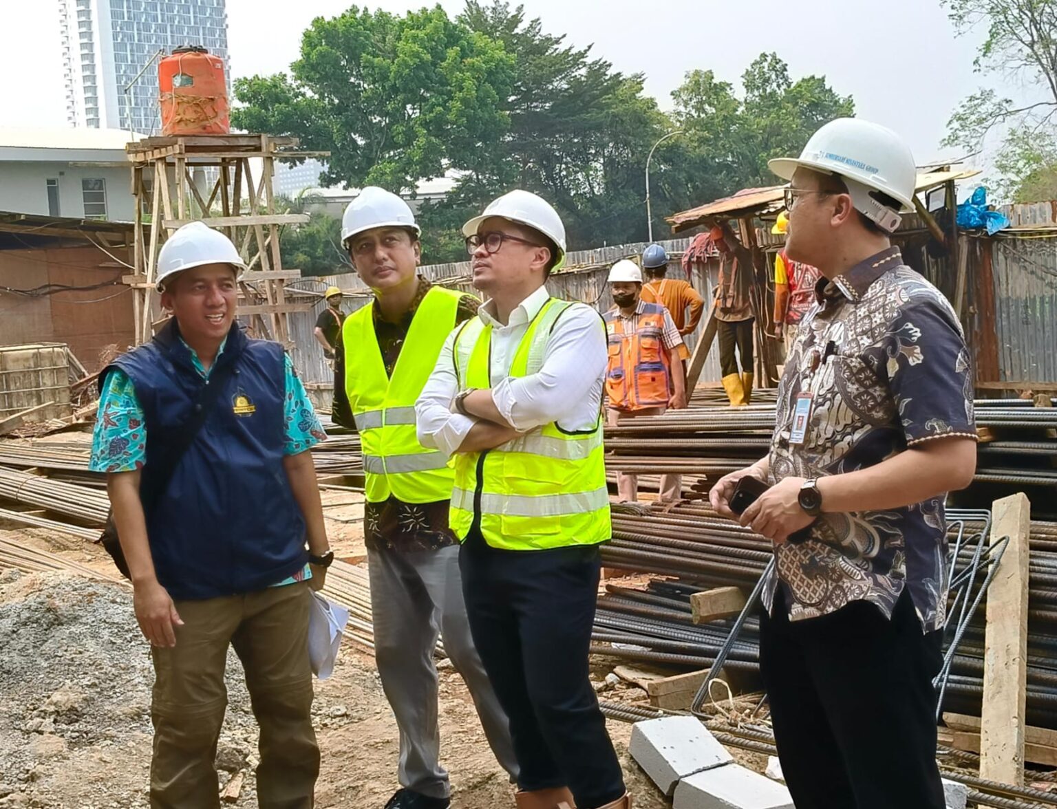 Wakil Walikota Tangsel Sidak Proyek Bangunan Gedung Bapenda dan ...